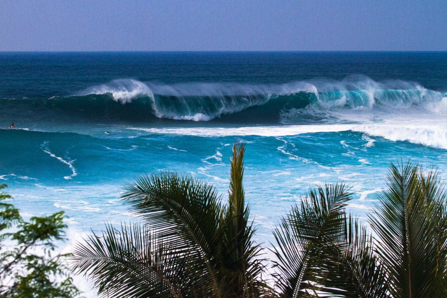 Waimea Bay Beach On Oahu's North Shore: Complete Guide