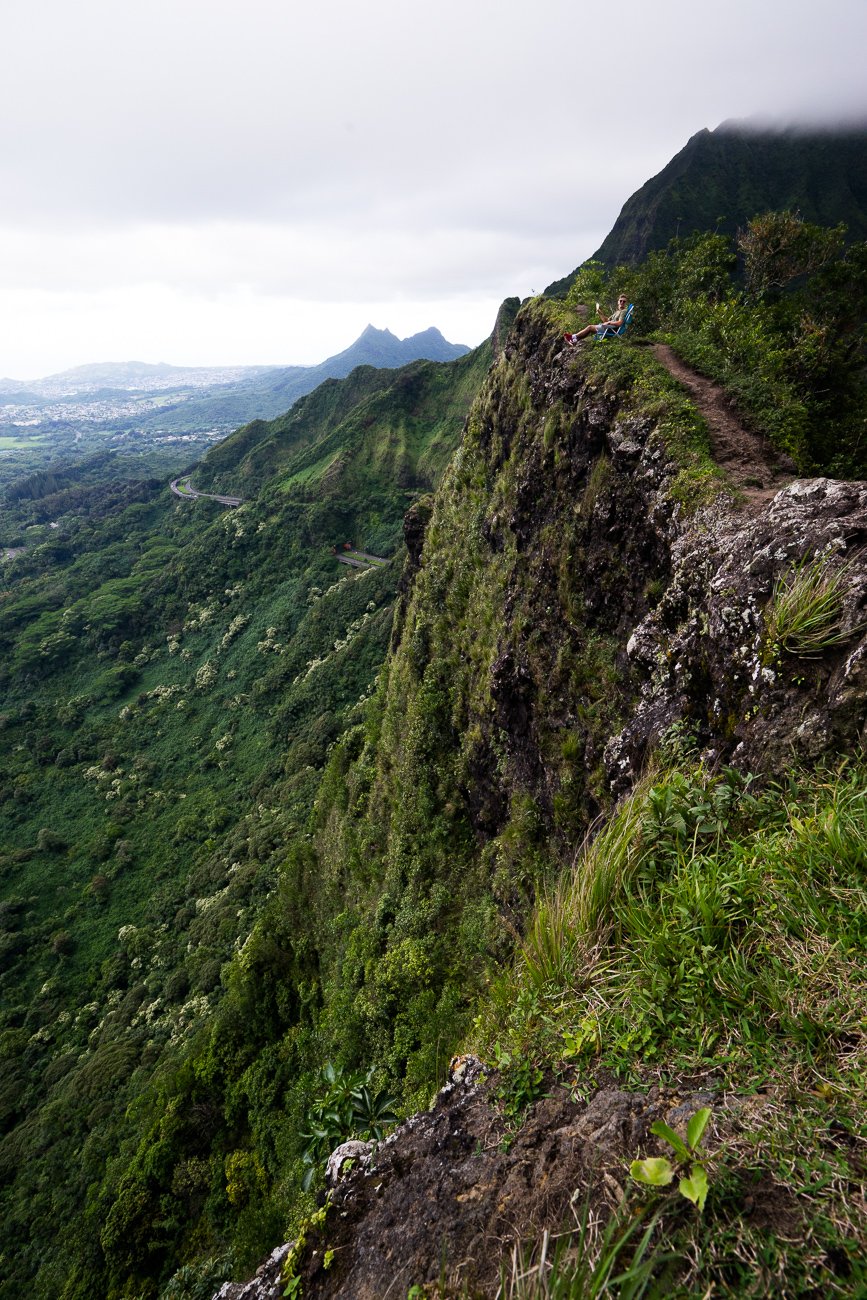Hiking the Pali Puka Trail on Oʻahu, Hawaiʻi