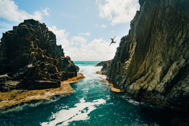 11 Best Cliff Jumping Spots On Oahu, Hawaii