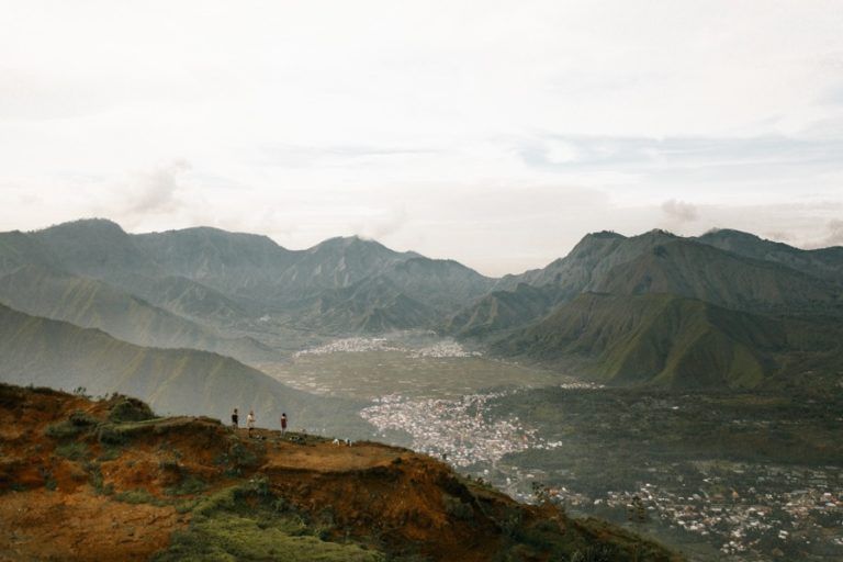 Hiking the Pergasingan Hill Trail in North Lombok (Bukit Pergasingan)