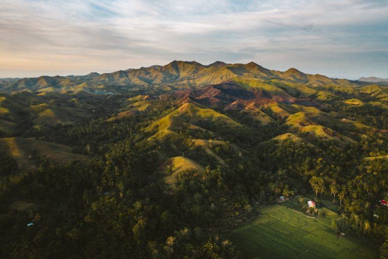 Hiking the Binabaje Hills Trail in Alicia Panoramic Park, Bohol