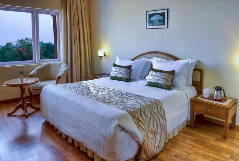 12 BEST HOTELS IN AGRA NEAR THE TAJ MAHAL WITH TAJ MAHAL VIEWS ...