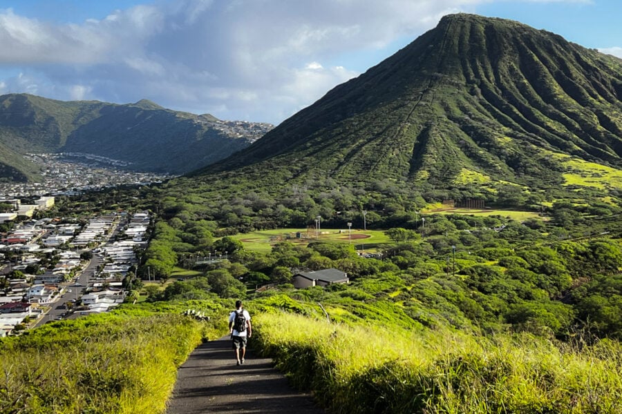 Hiking the Hanauma Bay Ridge Trail on Oʻahu, Hawaiʻi