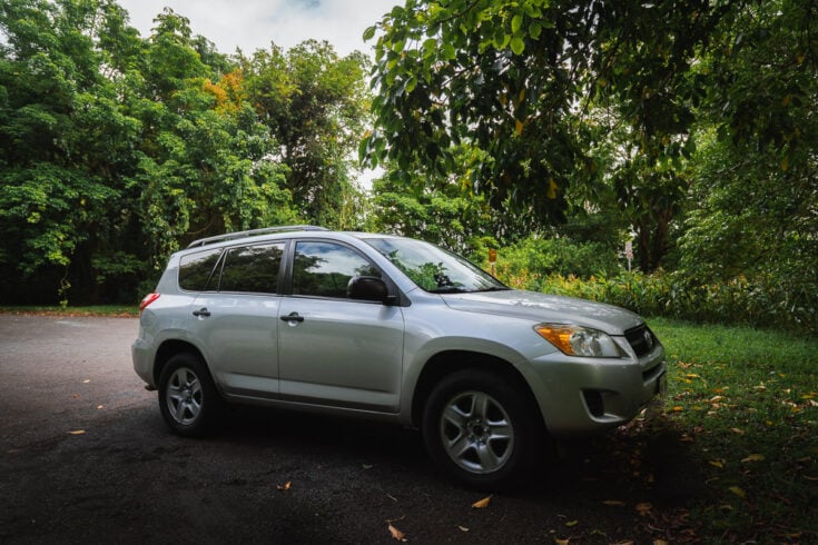 Hiking the Manoa Cliff Trail on Oʻahu, Hawaiʻi