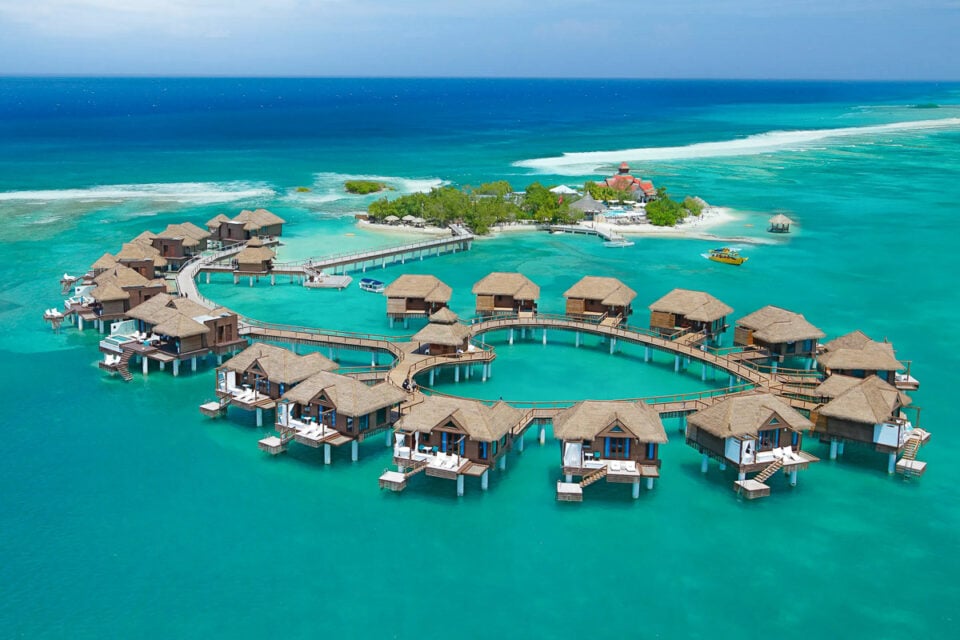 26 Best Overwater Bungalows Near Florida