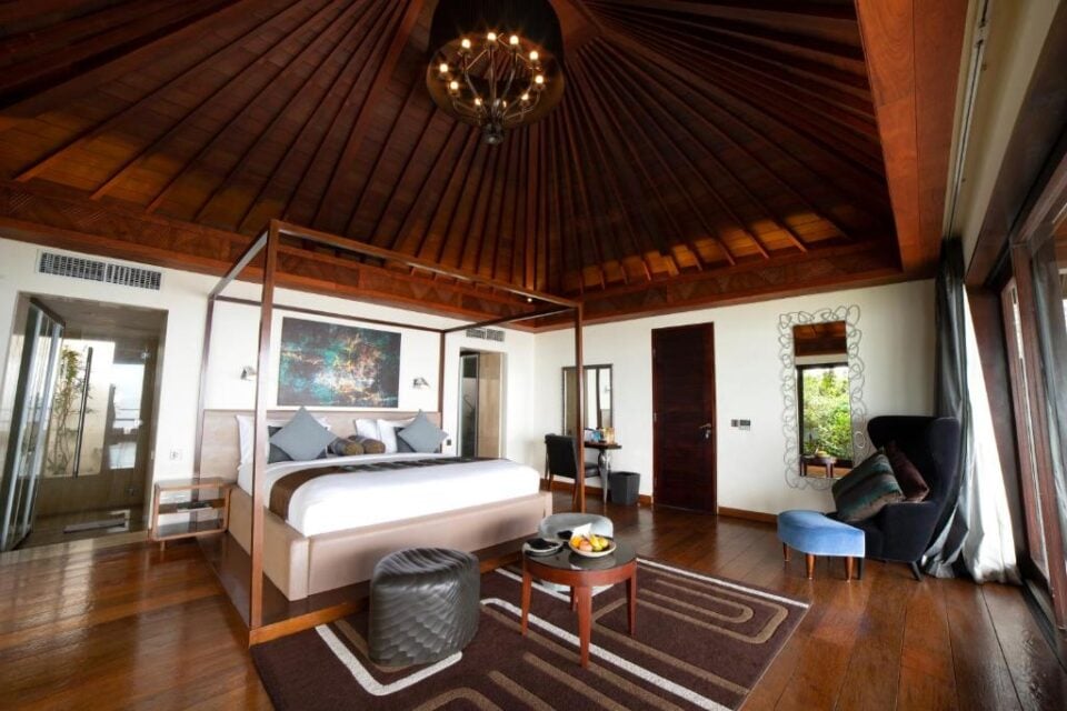 20 Best Resorts Offering Floating Breakfast in Bali