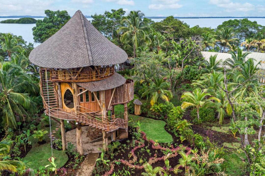 Best Overwater Bungalows in Panama