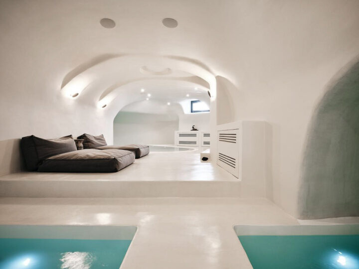 Best Cave Hotels in Sanorini