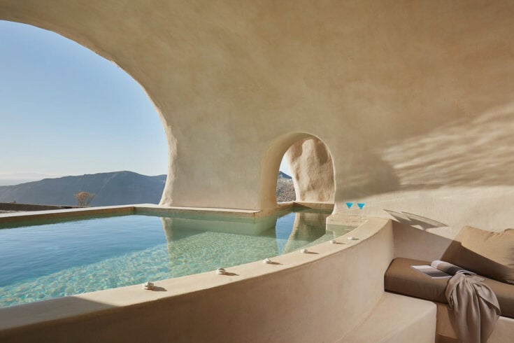 Best Cave Hotels in Sanorini