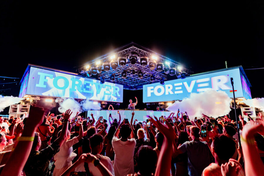 25 Best Beach Clubs in Bali: Tropical Venues & Sunset Views