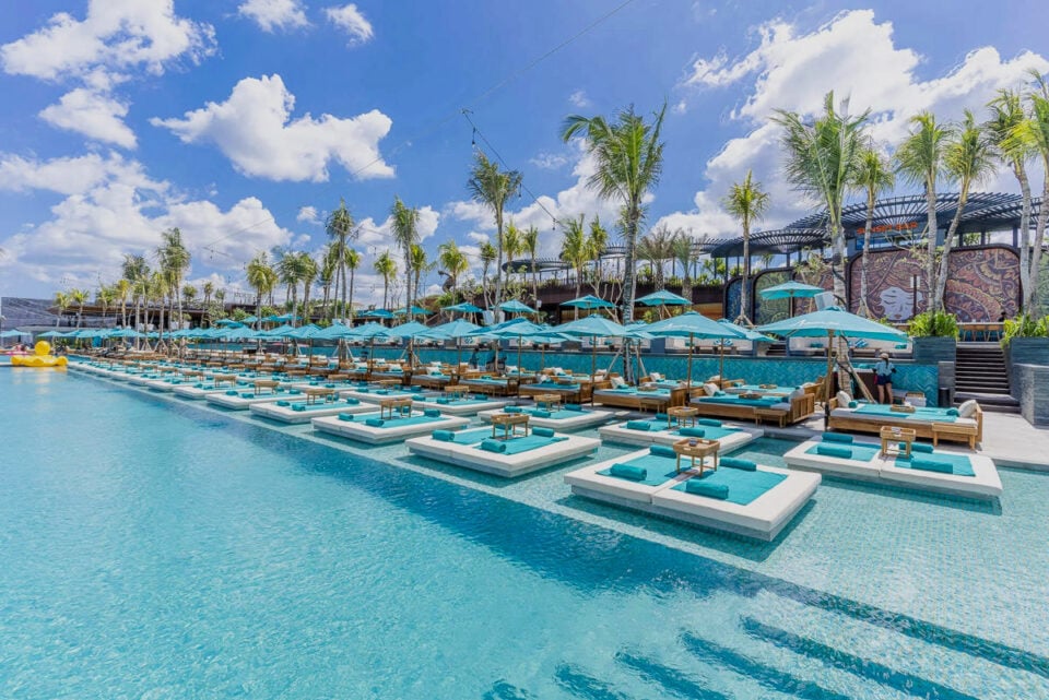 25 Best Beach Clubs in Bali: Tropical Venues & Sunset Views