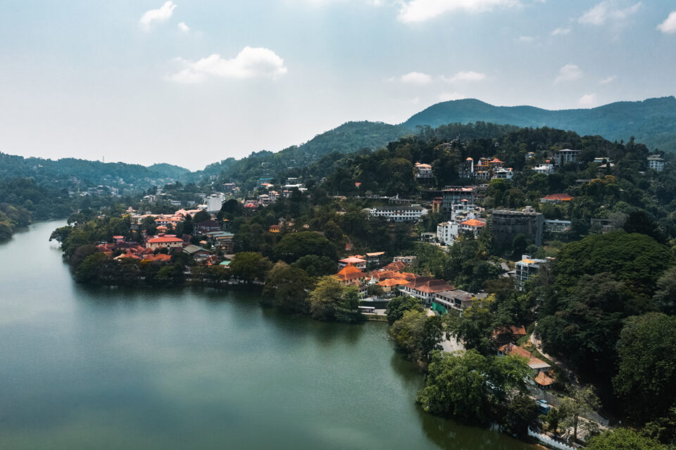 How to get from Colombo to Kandy by Train: Complete Guide