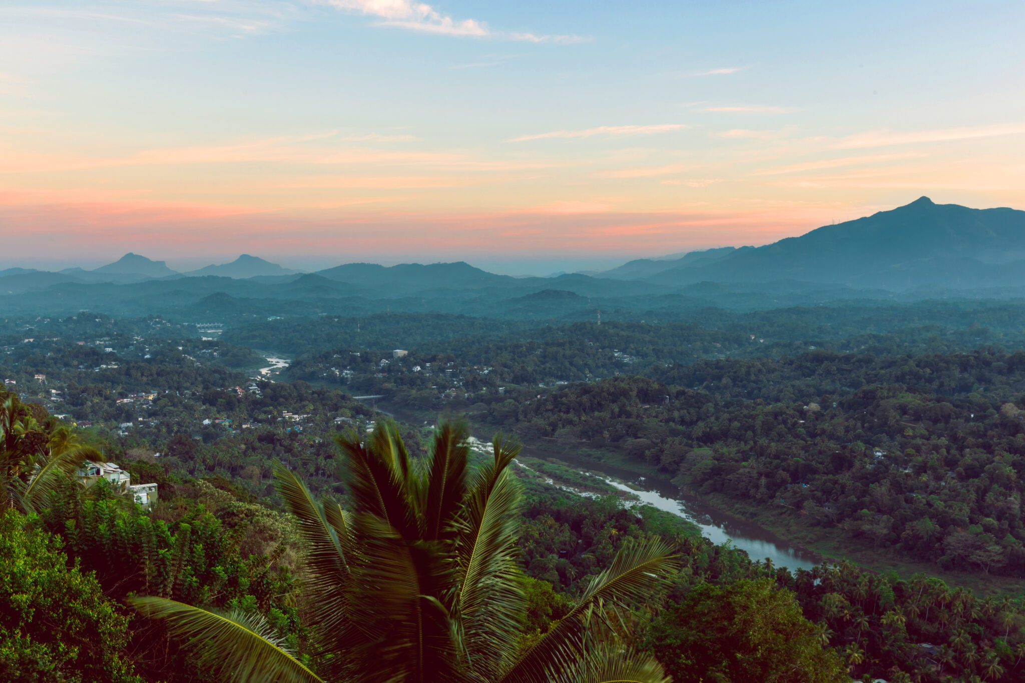 How to get from Colombo to Kandy by Train: Complete Guide