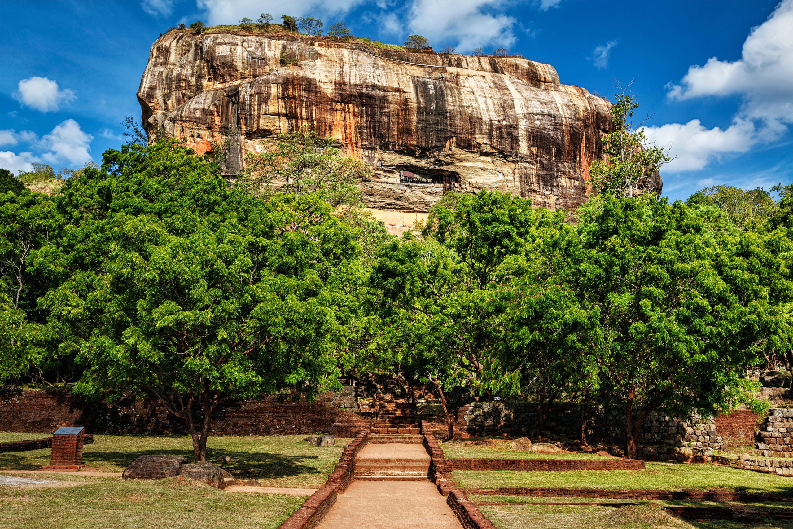 How to get from Colombo to Sigiriya: Complete Guide