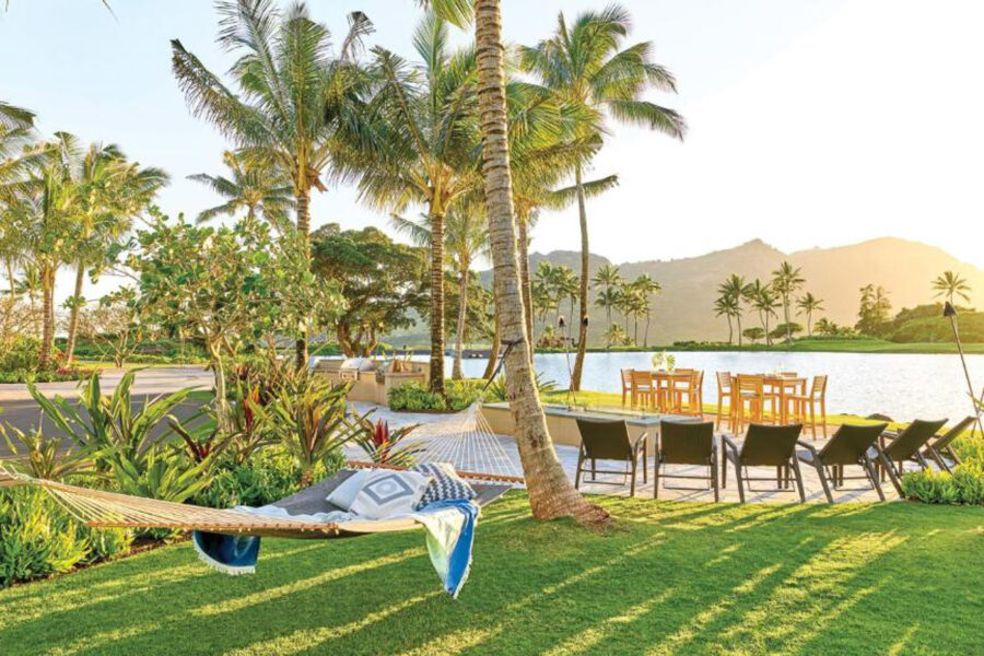 Overwater Bungalows in Hawaii & Nearby: 20 Best Hotels
