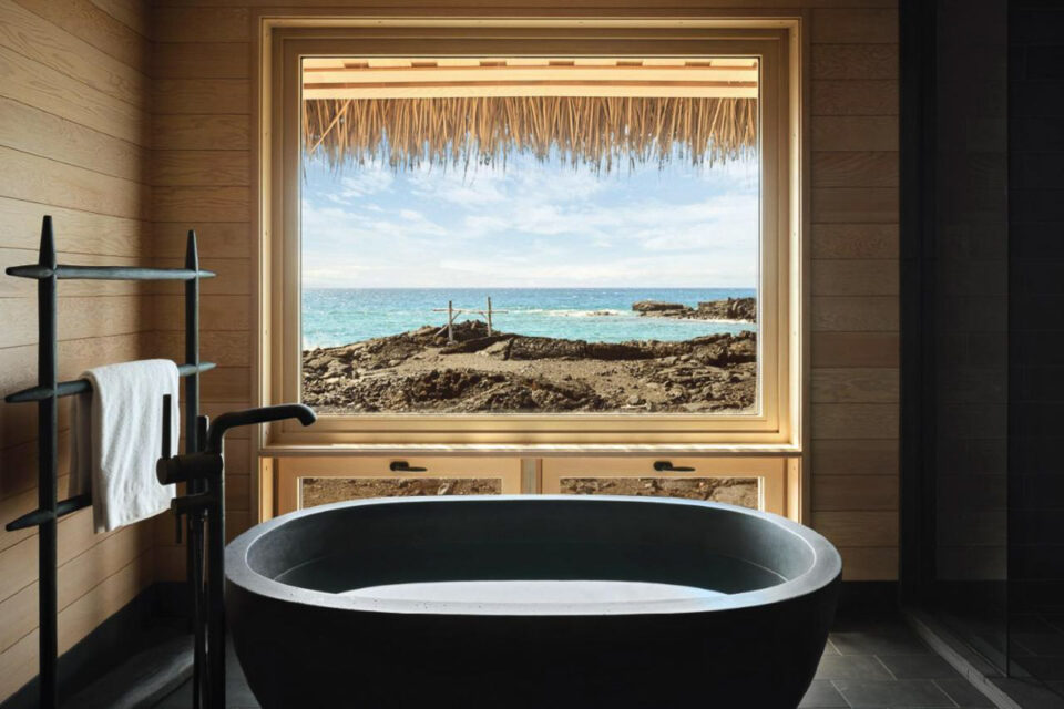 Overwater Bungalows in Hawaii & Nearby: 20 Best Hotels